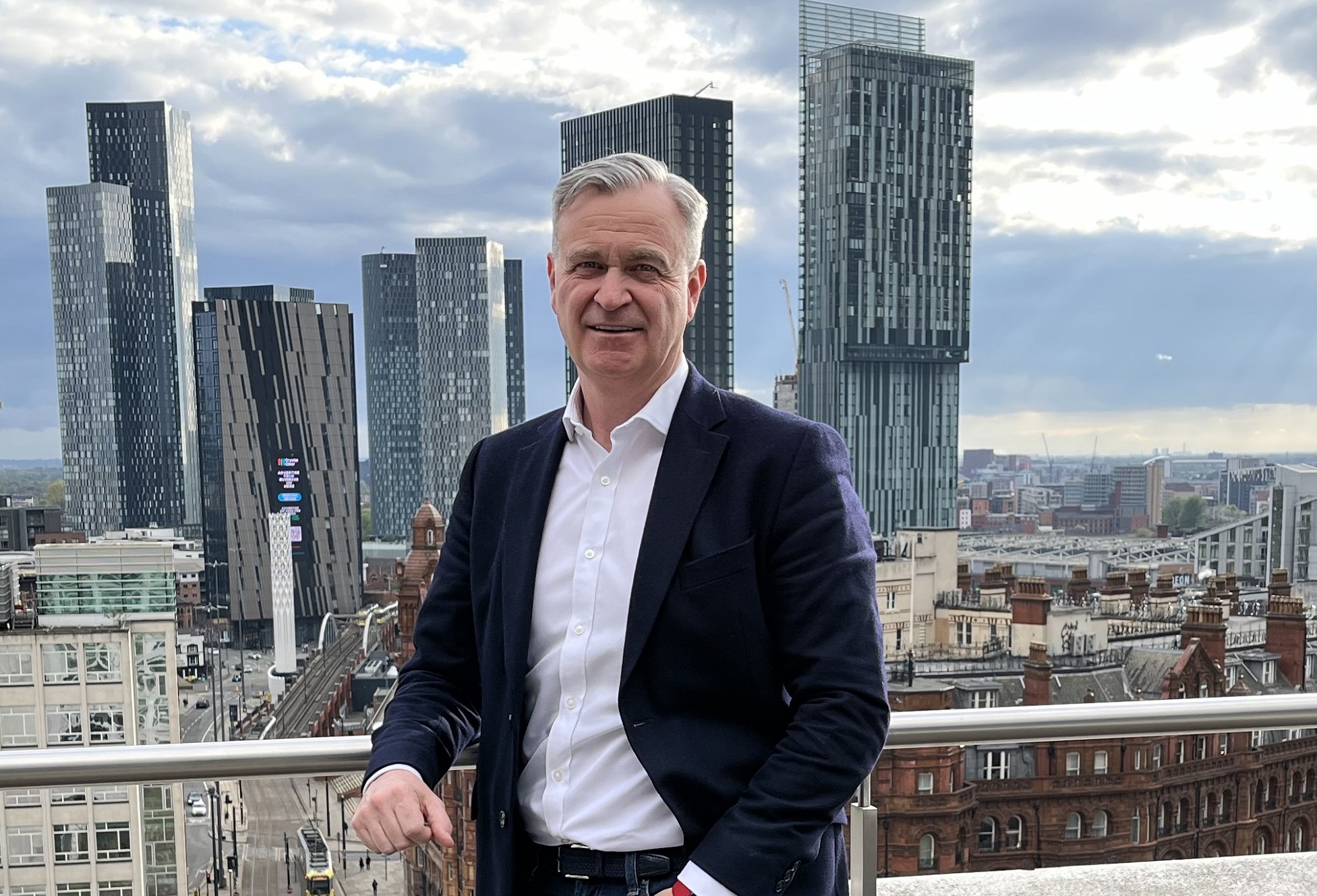 EY recruits 80 graduates and school leavers in Manchester office as ...